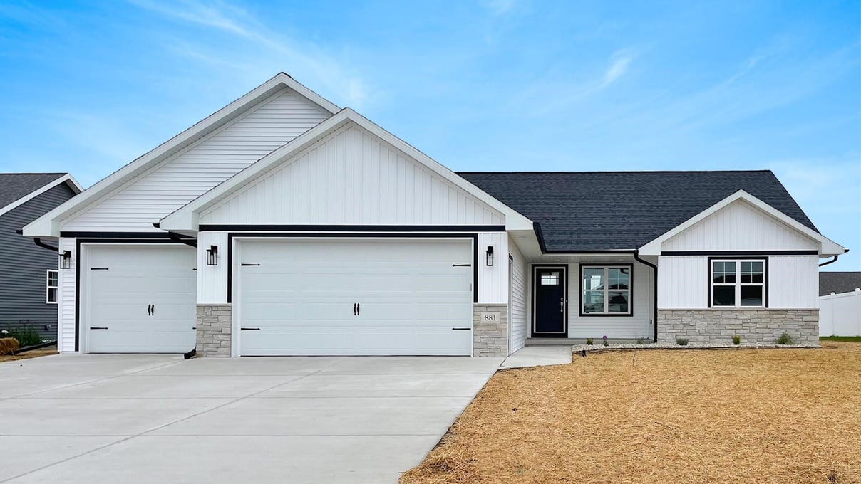 881 JOEANNA Way, Pulaski, WI 54162 House for Sale - realestate.com.au
