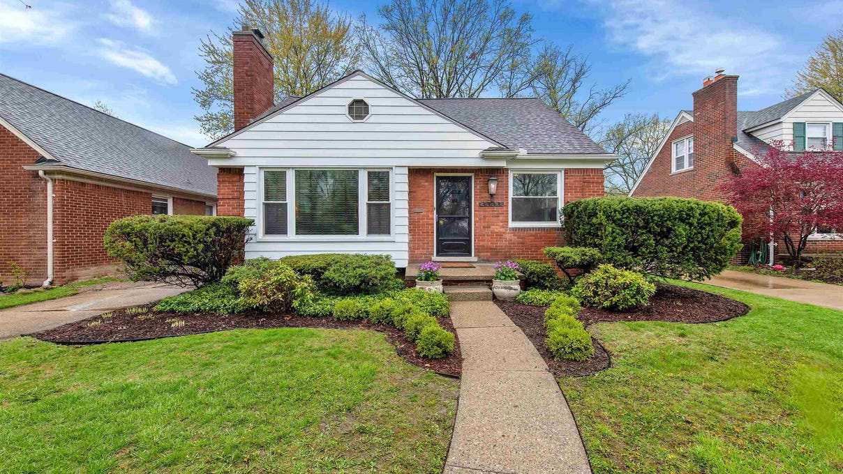 21252 Huntington, Harper Woods, MI 48225 House for Sale - realestate.com.au