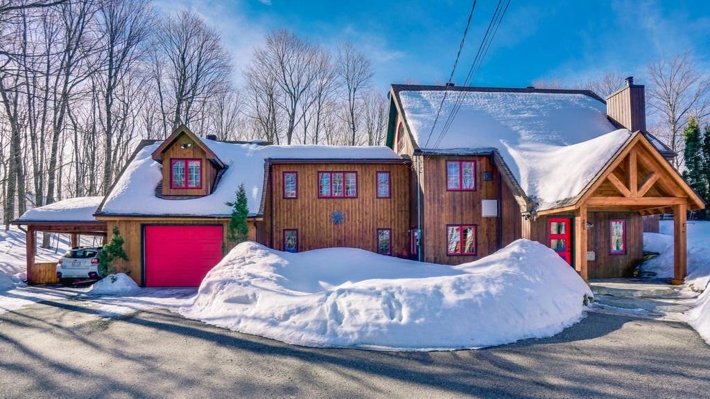15 Mtée des Cerisiers, Chelsea, QC J9B1S6, CA, Chelsea, Québec House ...