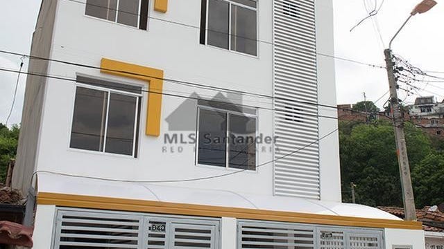 CALLE 49 # 27-101 APTO 202 EDIFICIO MULTIFAMILIAR JIMÉNEZ. EL POBLADO GIRON, Giron, Santander ...