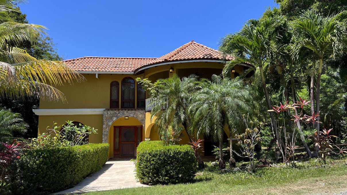 Parrot Tree Plantation, Roatan, Bay Islands Department House for Sale ...